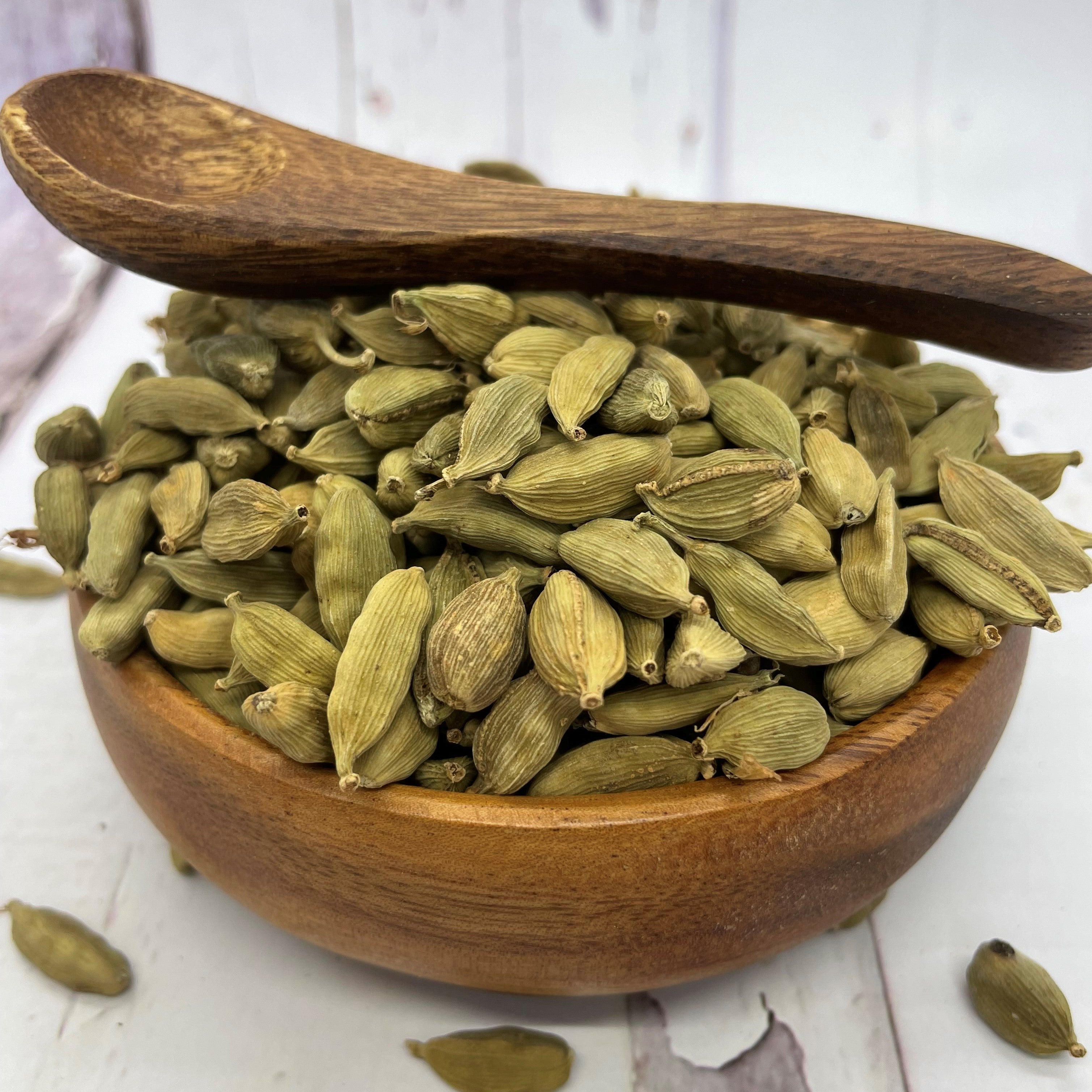 Whole Cardamom Pods – Tradewinds Spice Company of Hawaii